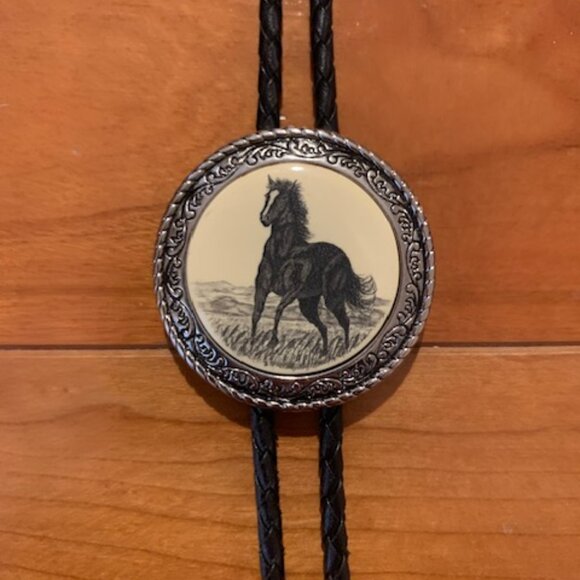 Barlow | Accessories | Vintage Barlow Horse Scroll Border Round ...